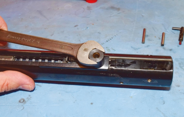 FITTING A NEW AIR RIFLE SPRING | Getting Started | Gun Mart